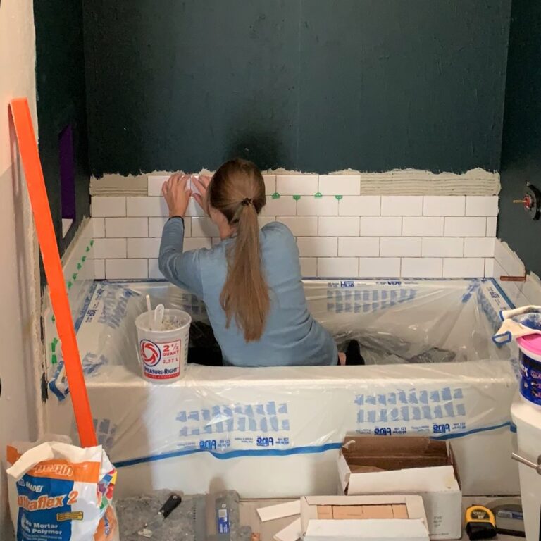 DIY Tiling: Traditional Mortar vs. Adhesive Tile Mat - haus & hand