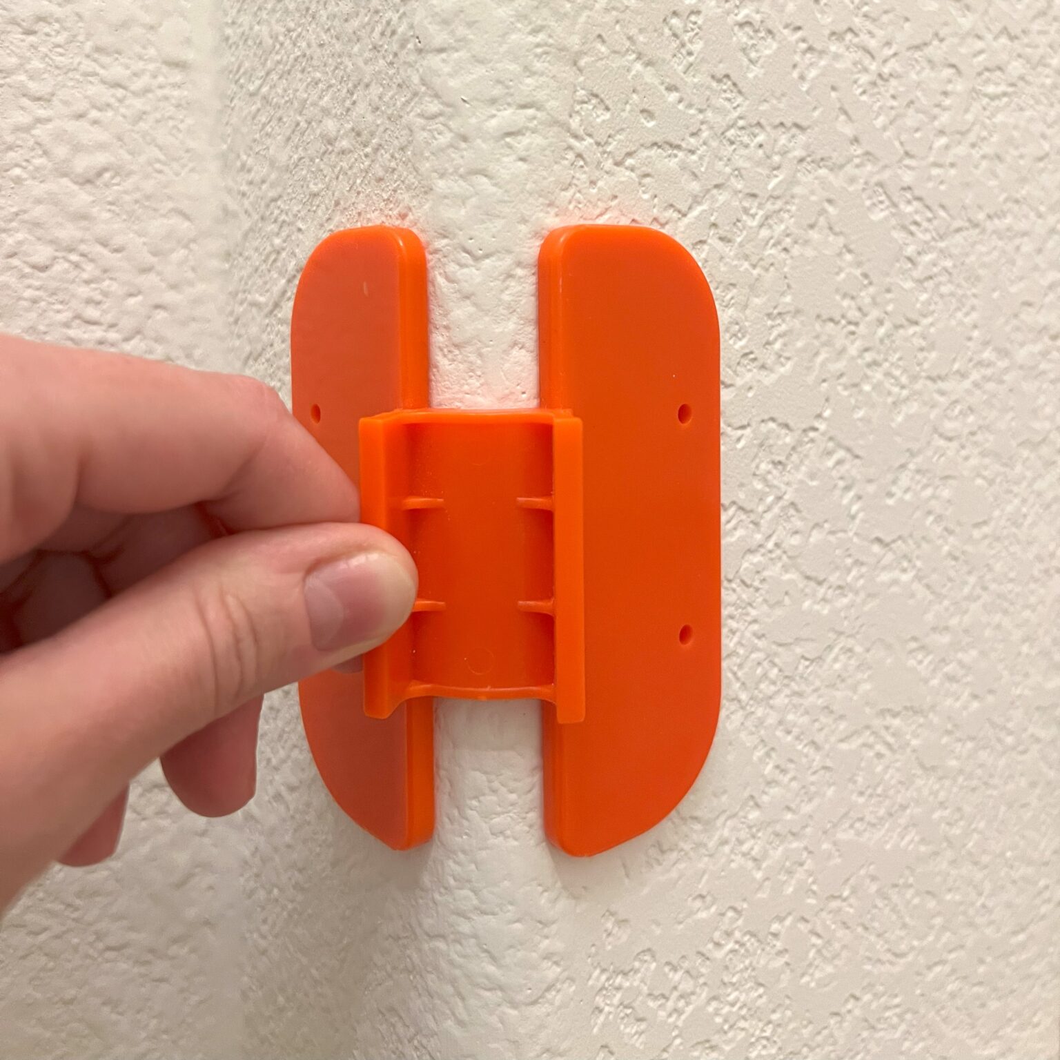 How to Install Baseboards Around Rounded Corners