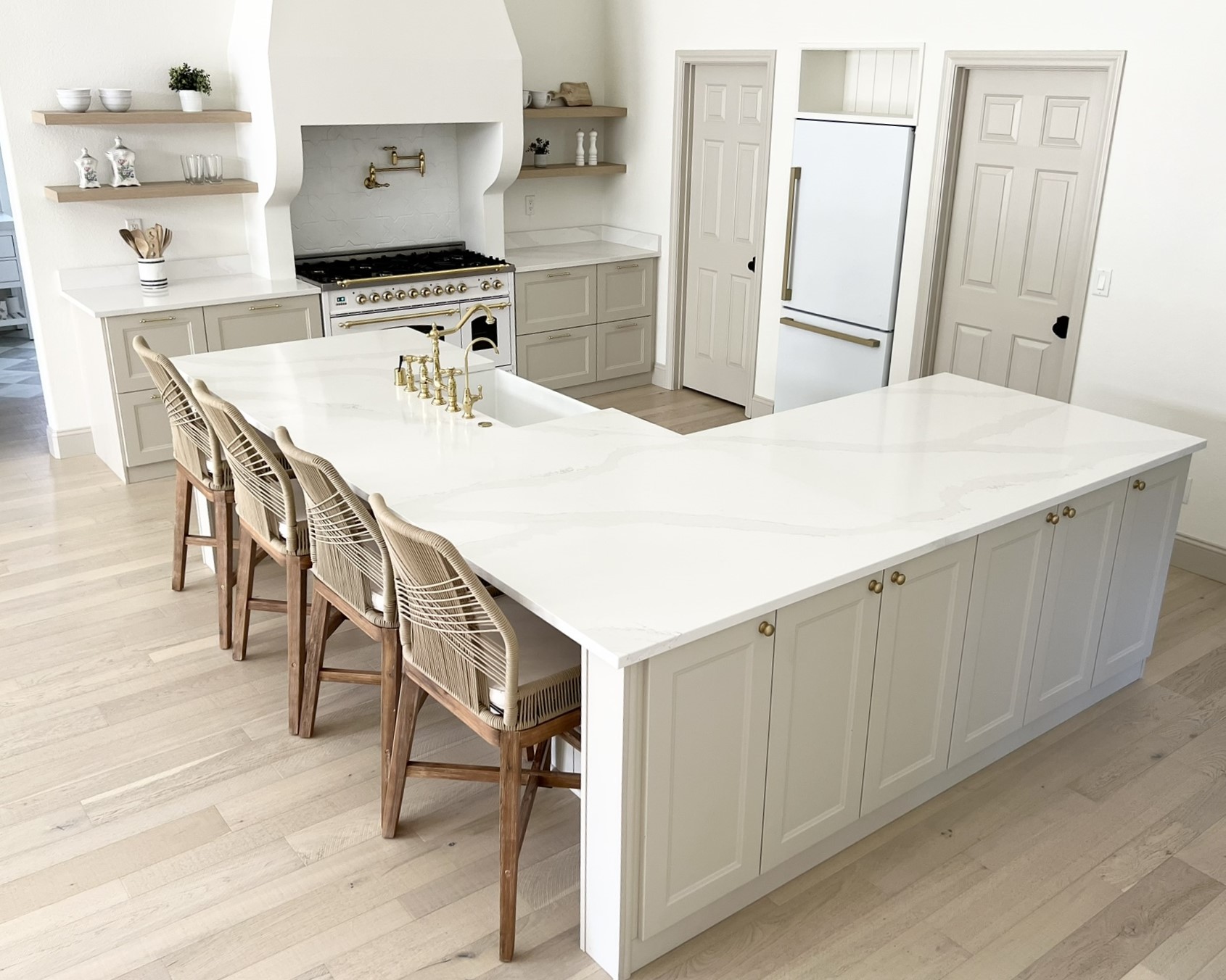Silestone Calacatta Gold Review: The Perfect Quartz Countertop