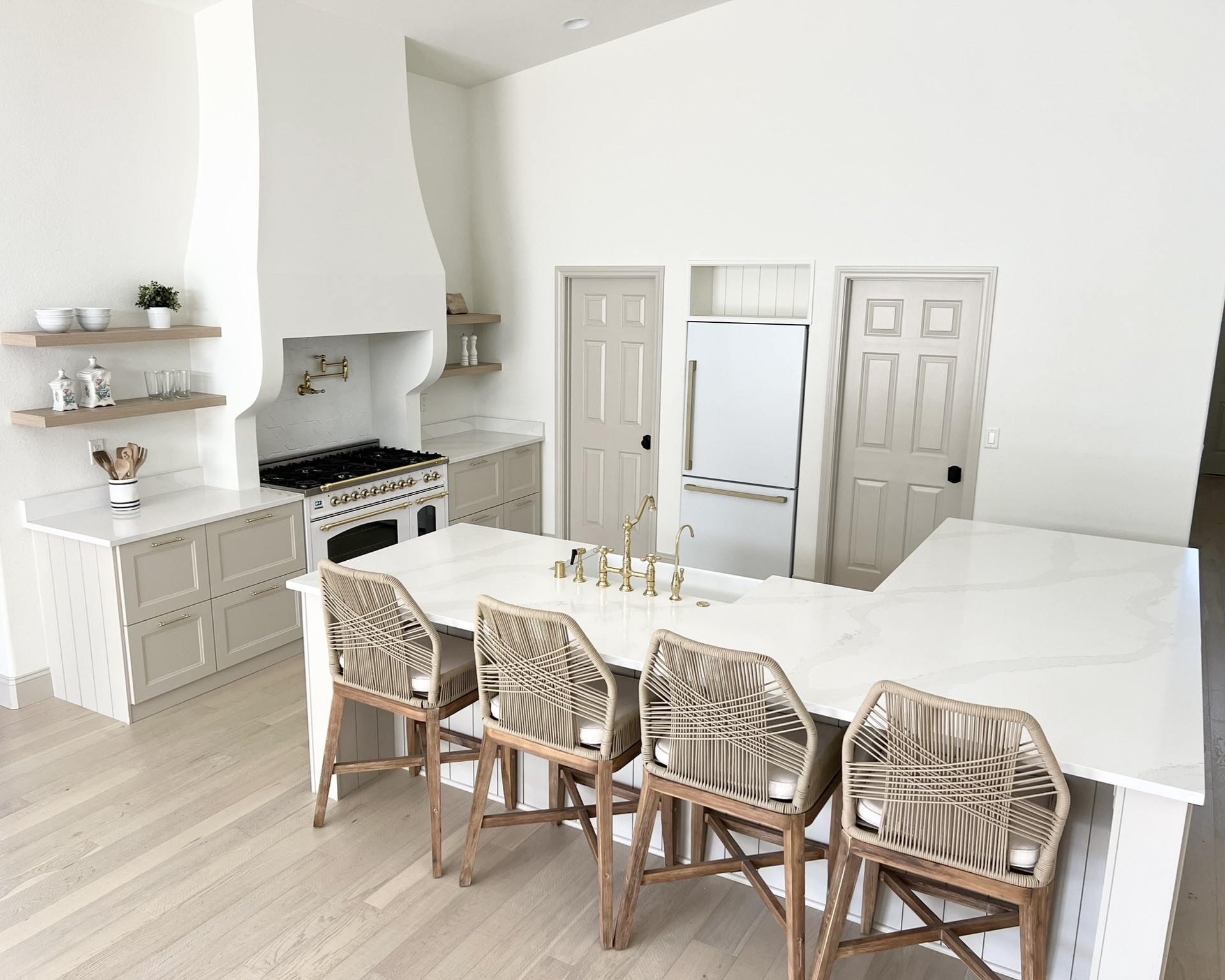 Silestone Calacatta Gold Review: The Perfect Quartz Countertop