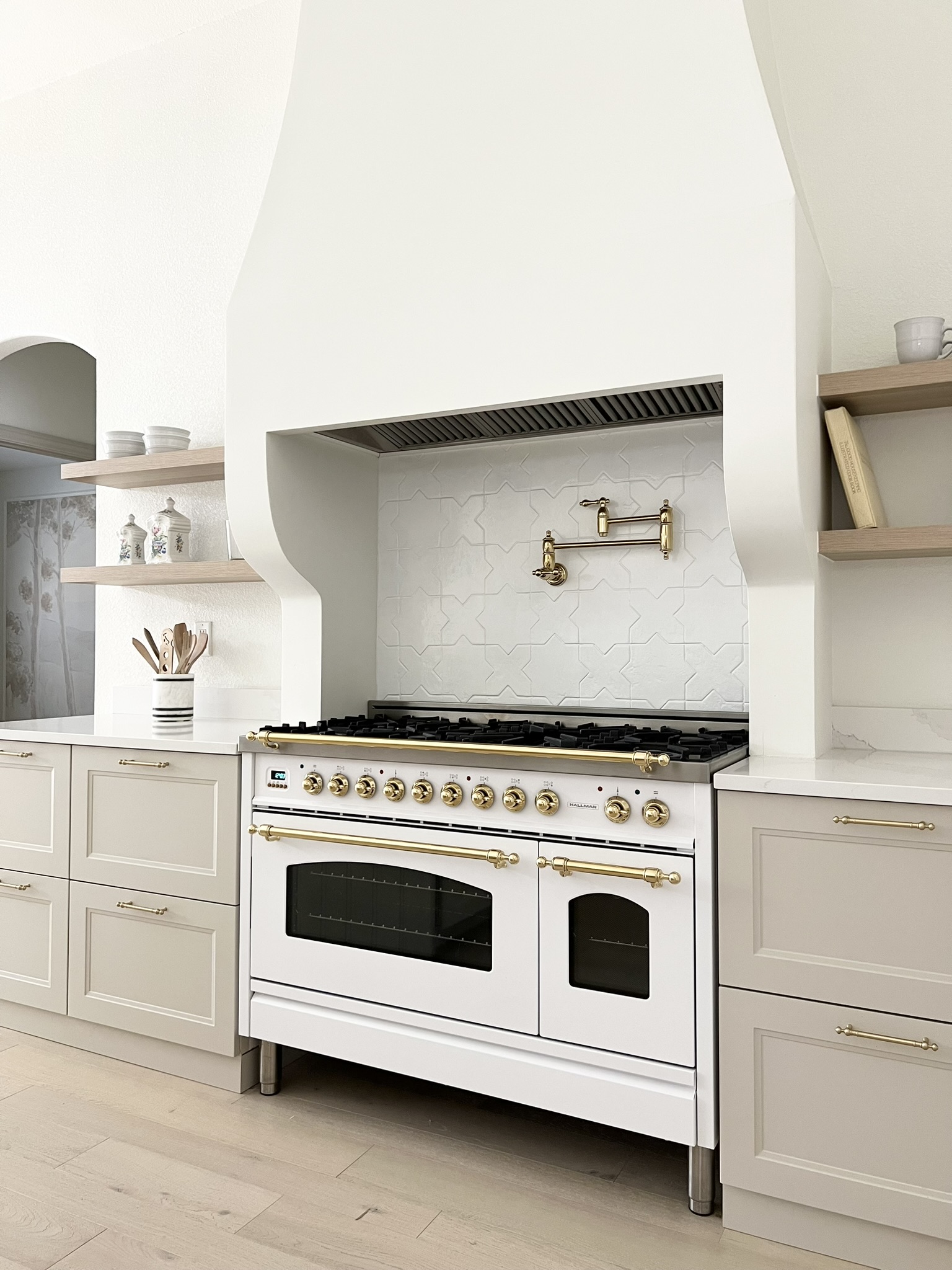 Hallman Range Review: Our Hallman 48 Range in White